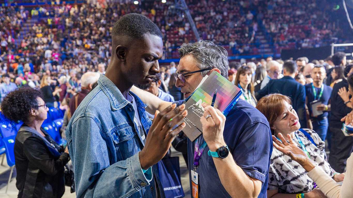 Billy Graham Evangelistic Association | Giving | Evangelistic Crusades